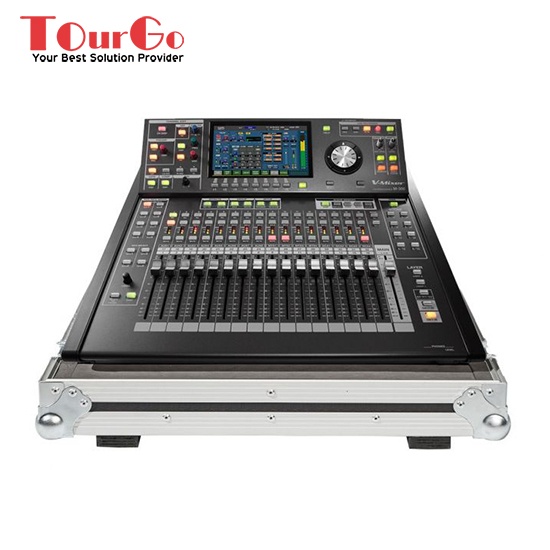 ROLAND M-300 LIVE MIXING CONSOLE FLIGHT CASE