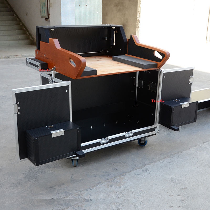 Flip flight case for Allen &Heath SQ-6 with doghause
